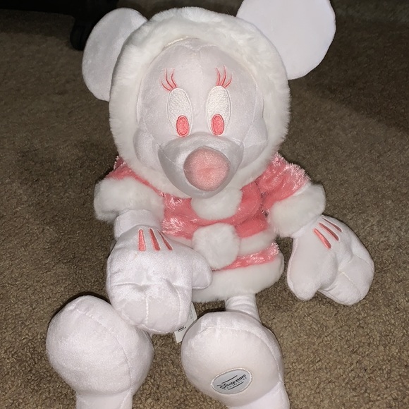 Disney | Toys | Disney Winter Minnie Mouse Pink Outfit Plush | Poshmark